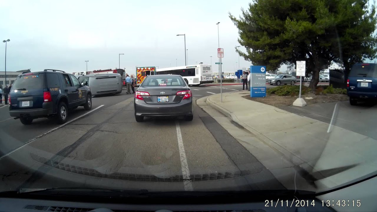 Van on its side (Street Guardian SG9665GM Novatek) 2014 1121 123807 029 ...