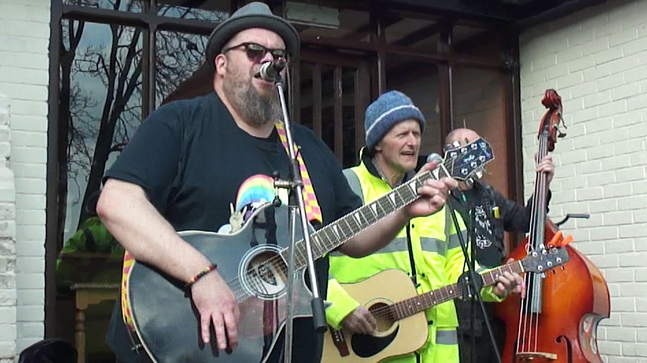 Hedge monkeys skiffle troupe playing the armchair terrorist song at ...