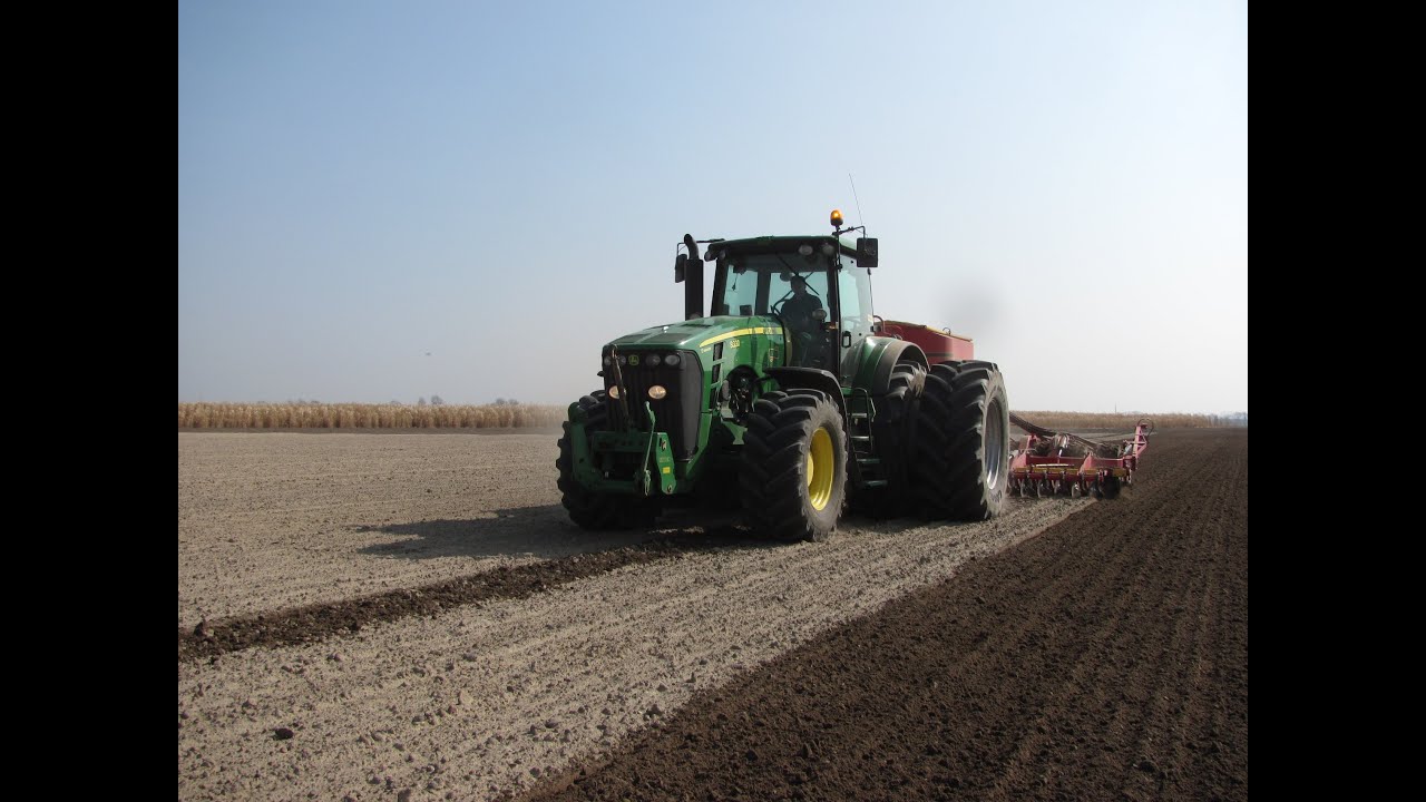 Uprawa pod Zasiew Buraka John Deere 8330 Vaderstad Spirit 600 - YouTube