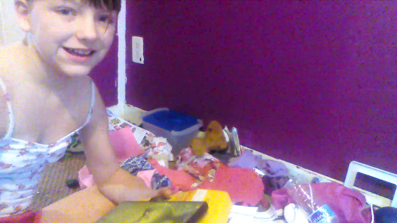 Cleaning my room pt1 - YouTube