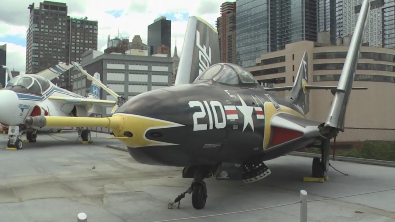 Grumman F9F-8 AF-9J Cougar - YouTube