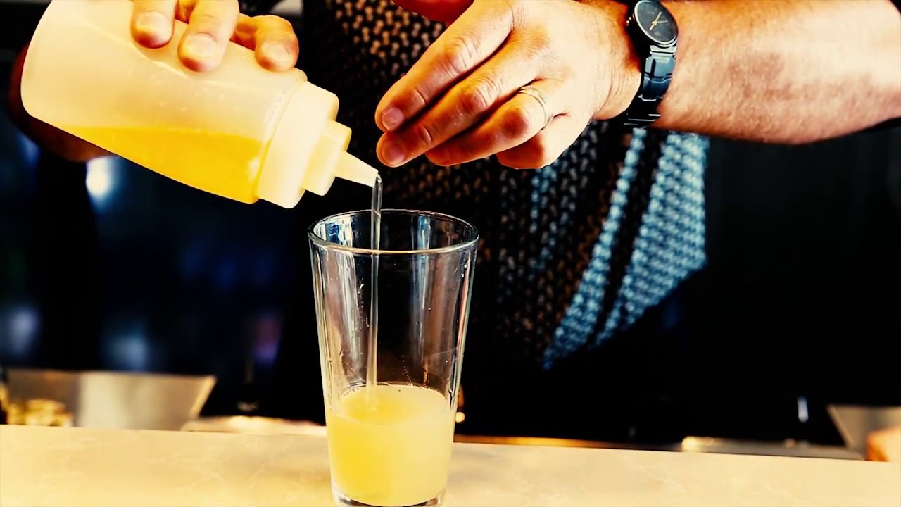 Jimmys Cocktail Creations: Whiskey Sour - YouTube