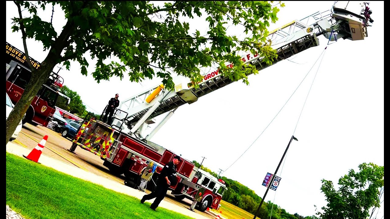 Ladder 35 Fire Truck @ "Hometown Hero's 2023"/ Inver Grove Heights ...