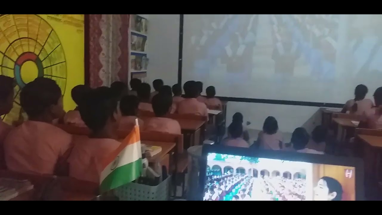 teaching by projector, ups Kataiya Newada kaushambi.(1) - YouTube