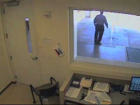 Security guard fail - YouTube