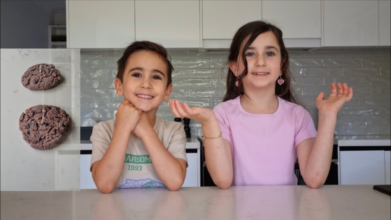 Cookie candles | Eva & Nabil | 2 cute cookies - YouTube