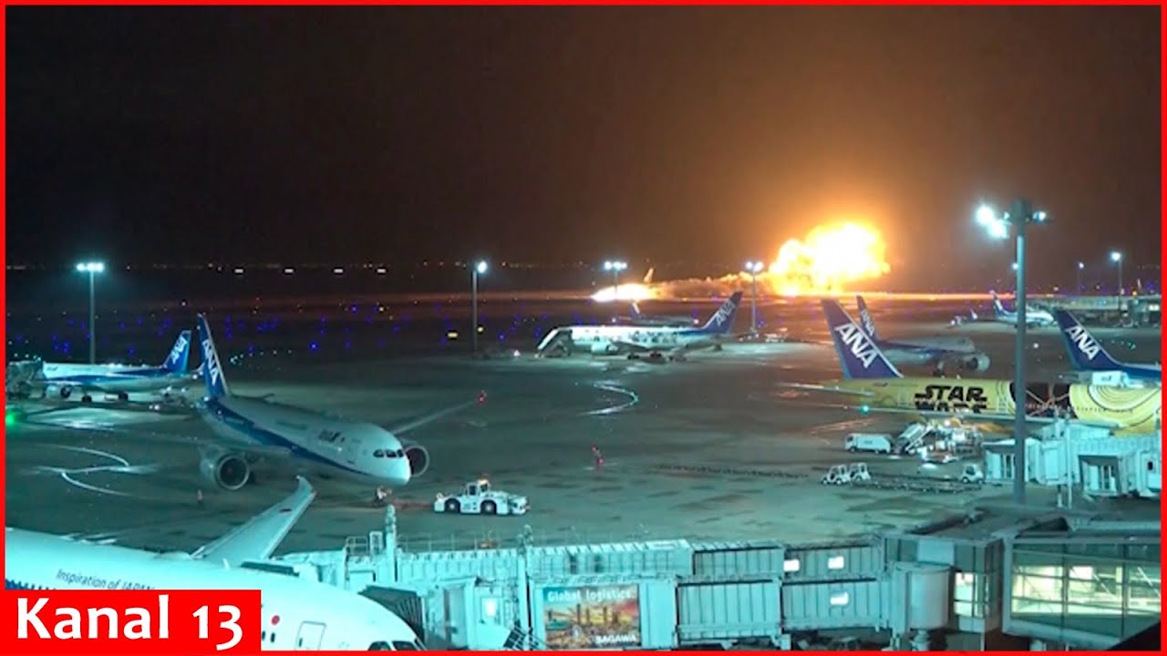 Moment of Japan Airlines' aircraft on fire at Tokyo's Haneda Airport ...