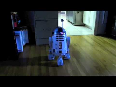 R2D2 Performs