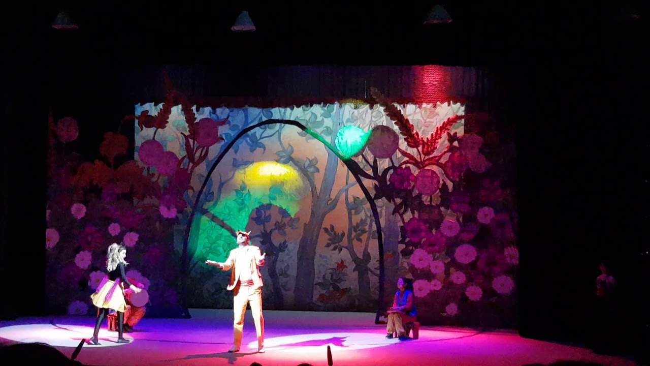 Genc tamaşaçilar teatri ,,Tiq-tiq xanim" tamaşasindan tülkünün mahnisi ...