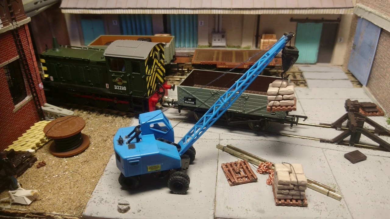 Shunting a Shoebox Model Railway - 2 - YouTube