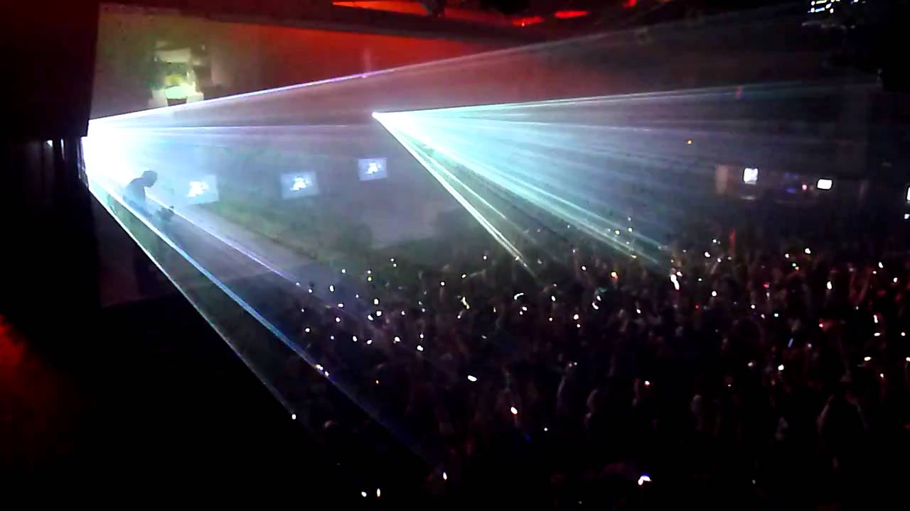 APHEX TWIN (Windowlicker) - Live@Razzmatazz - YouTube