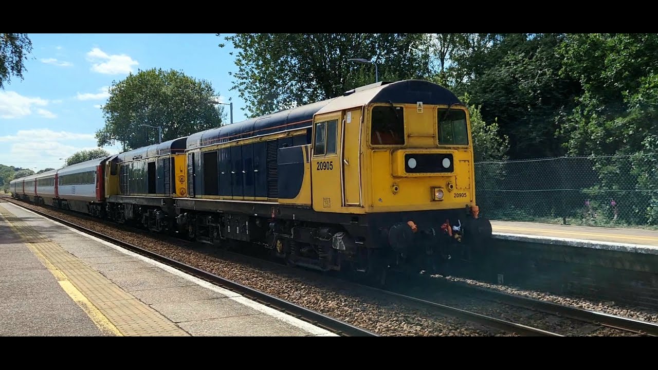 Class 20 20901 & 20905 takes some empty stock to Great Yarmouth | 9th ...