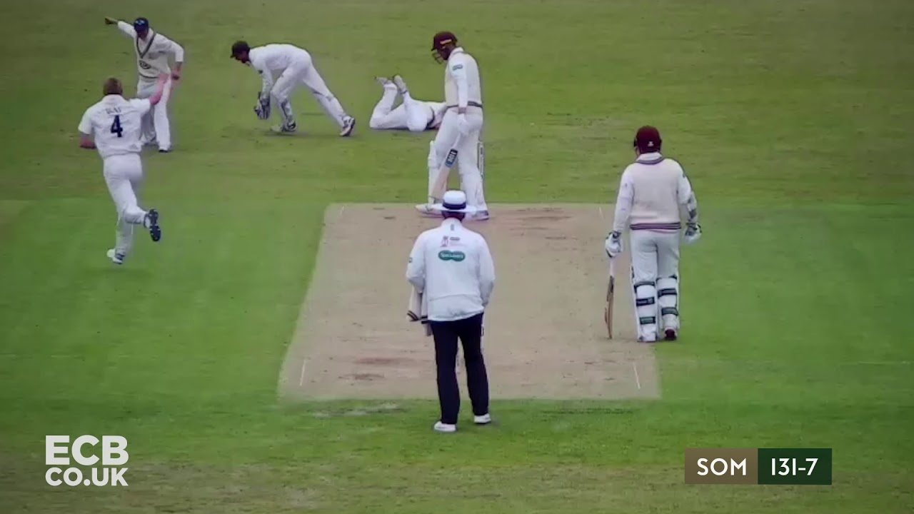 HIGHLIGHTS: 17 wickets fall on day three! - YouTube