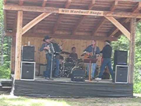 Pat Hess and LATE at Spili-Chili Cookoff Summer 2009 in Spilmacheen, BC ...