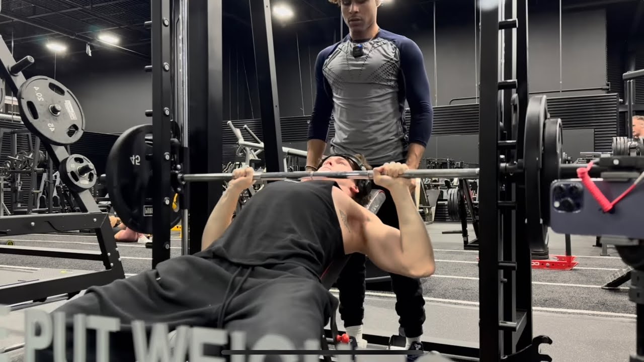 NEW WEIGHT PR? | Trying Dumbbell Bench for the FIRST time w/ Darcy ...