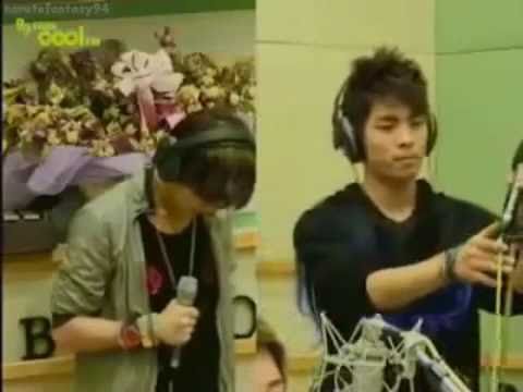 SHINee Onew/Jonghyun singing Tragedy (비극) live [ENG SUB]