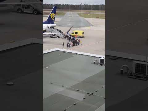 @FlughafenZurichZRH @Migflug-fighter-jet-rides @flugsnug @FlugerNew ...