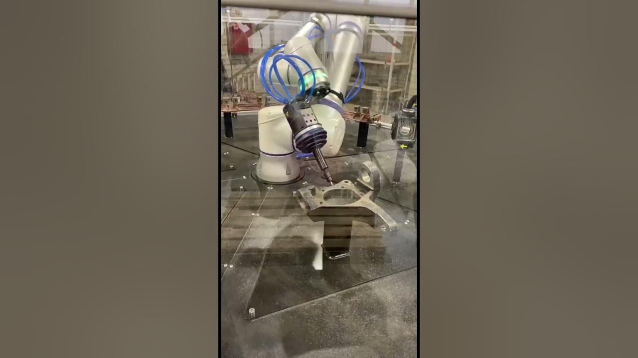 Elite Robots CS612 #cobot metal deburring by VRobotics - YouTube