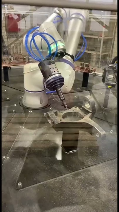 Elite Robots CS612 #cobot metal deburring by VRobotics - YouTube