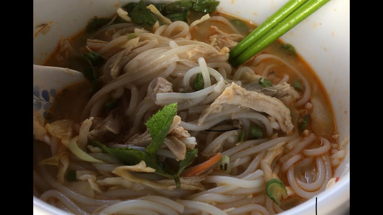 How to Make Lao Red Curry Chicken Noodles or Khao Poon Gai - YouTube