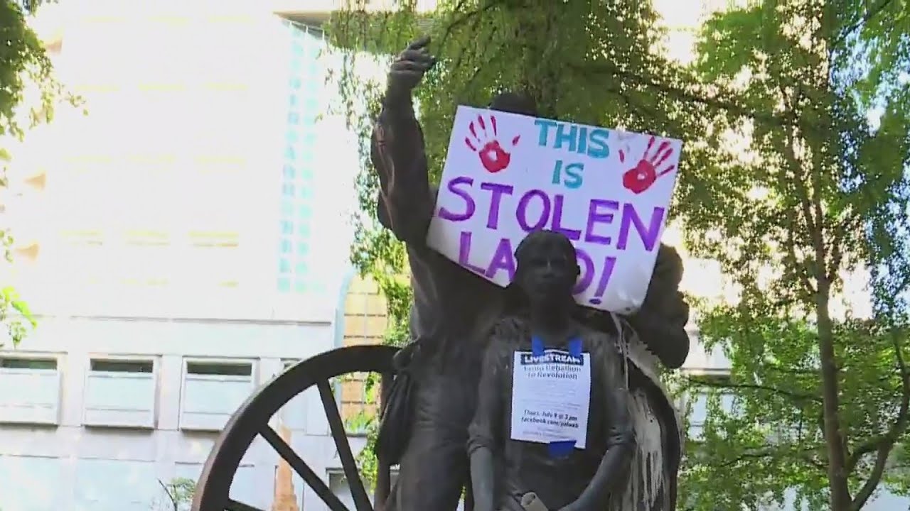 'Terribly upsetting': Portland takes in riot damage - YouTube