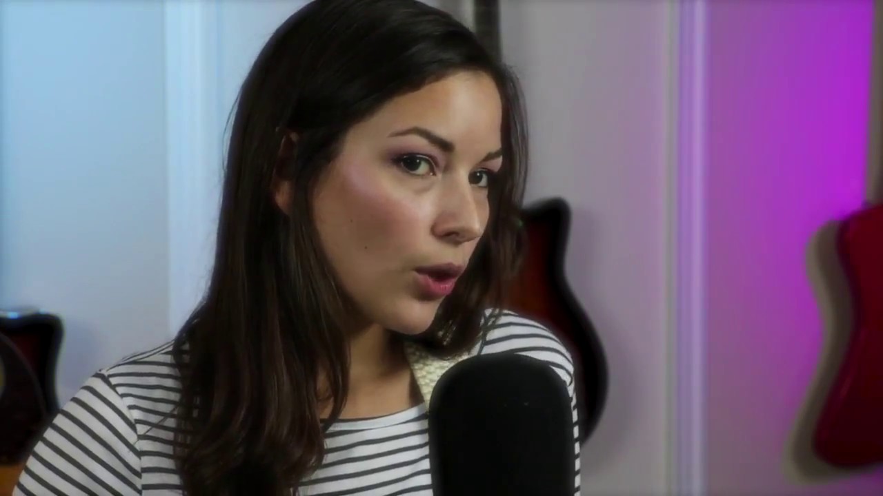 Indie Artist, Crissi Cochrane performs "Pretty Words" live | DISCOVER ...