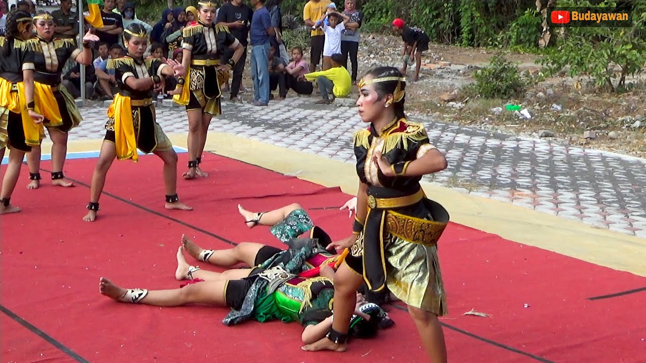 Cewek Cantik Kuda Lumping Kesurupan - YouTube