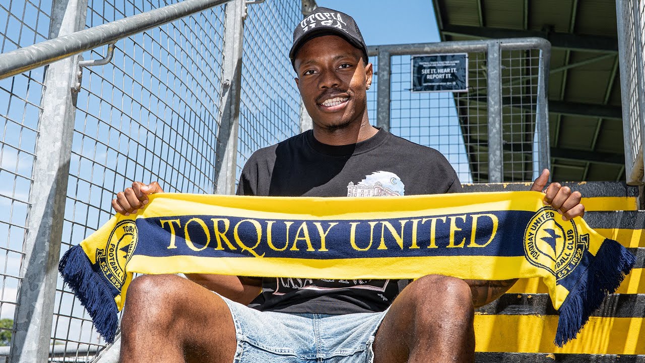 Munashe Sundire Signs | Torquay United Football Club - YouTube