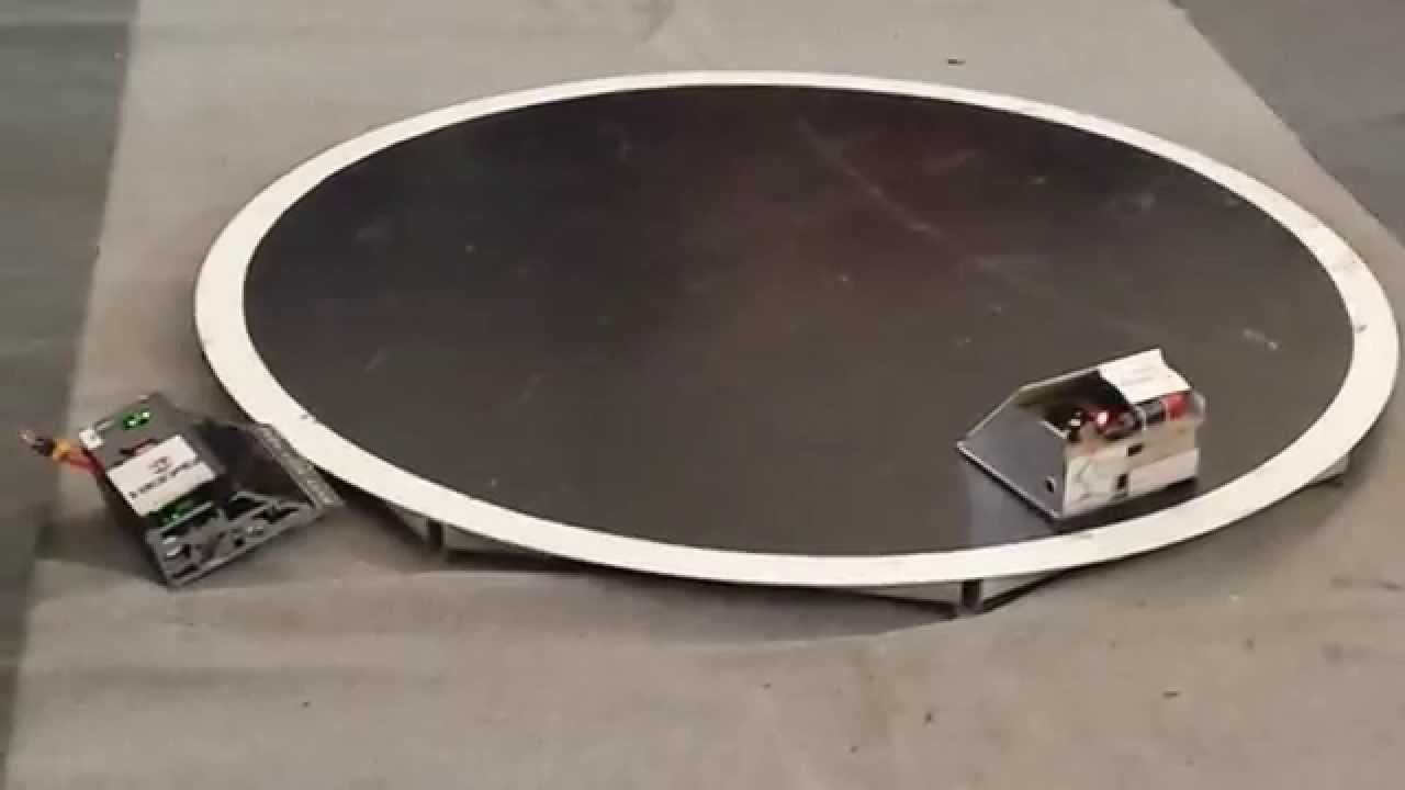 Robot Challenge 2015 - Mega Sumo Competition - YouTube