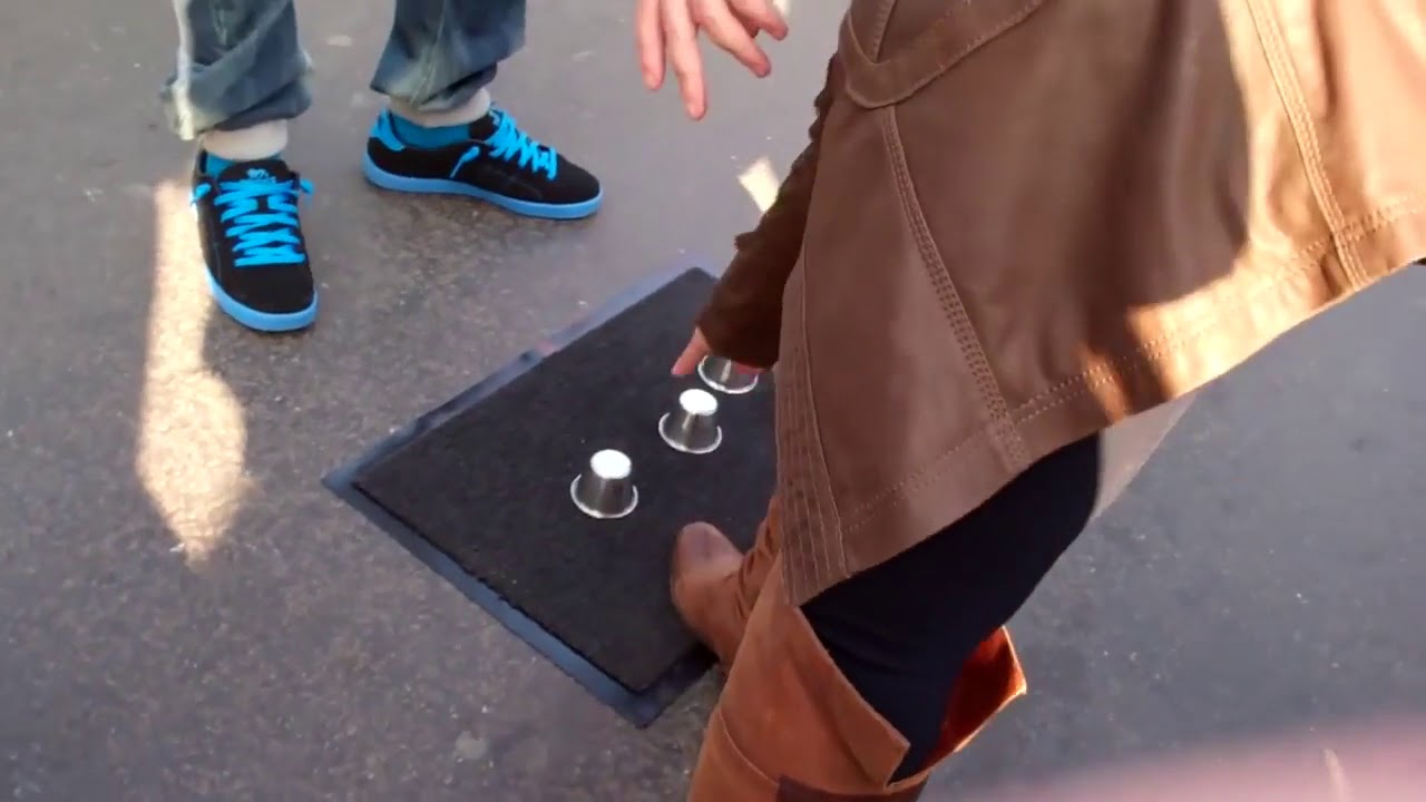 Székely White Gypsies Three Shell Game Scam in London Westminster. Dont ...