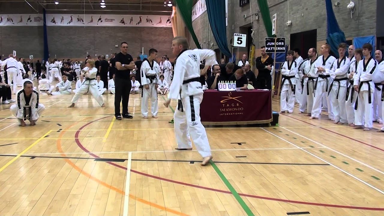 2015 TAGB Midlands Taekwondo Championships Matthew Moore Gae Baek - YouTube