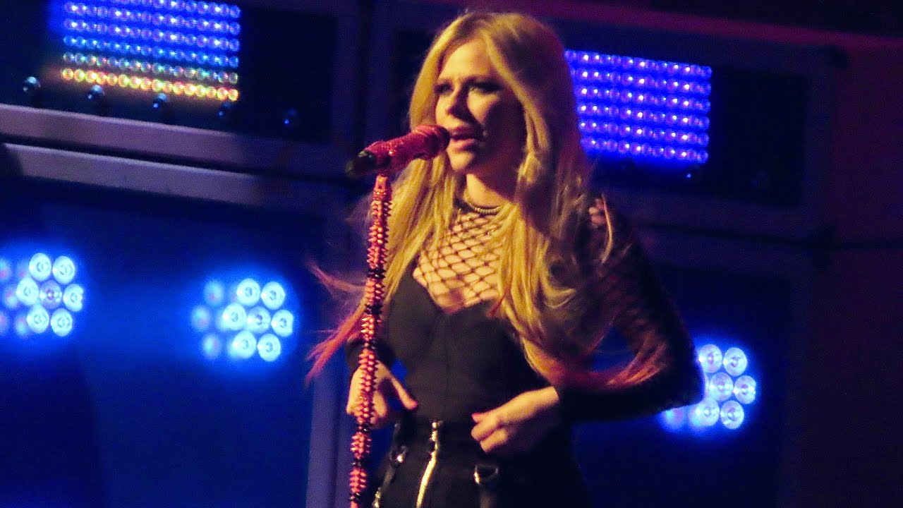 Avril Lavigne - Complicated (live at Madison Square Garden 6/28/22 ...