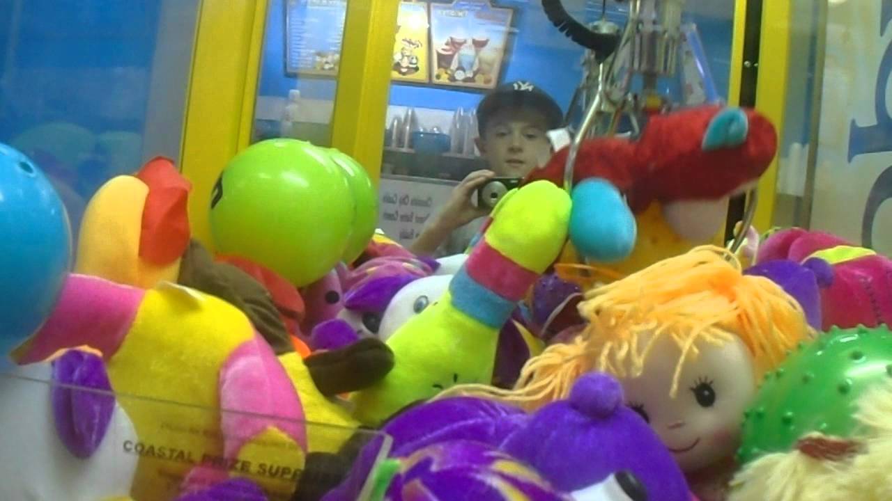 claw machine #1 - YouTube