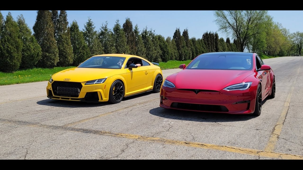 Tesla Plaid vs Audi TTRS - audi gets the hit - 1/4 mile run at GLD ...
