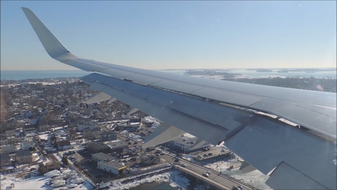American Airlines Airbus A321-231 [N929AA] snowy landing in BOS - YouTube