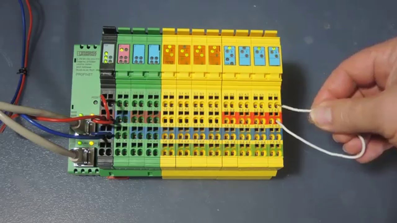 SafetyBridge modules Phoenix Contact in PLC Simatic S7-1200 - YouTube
