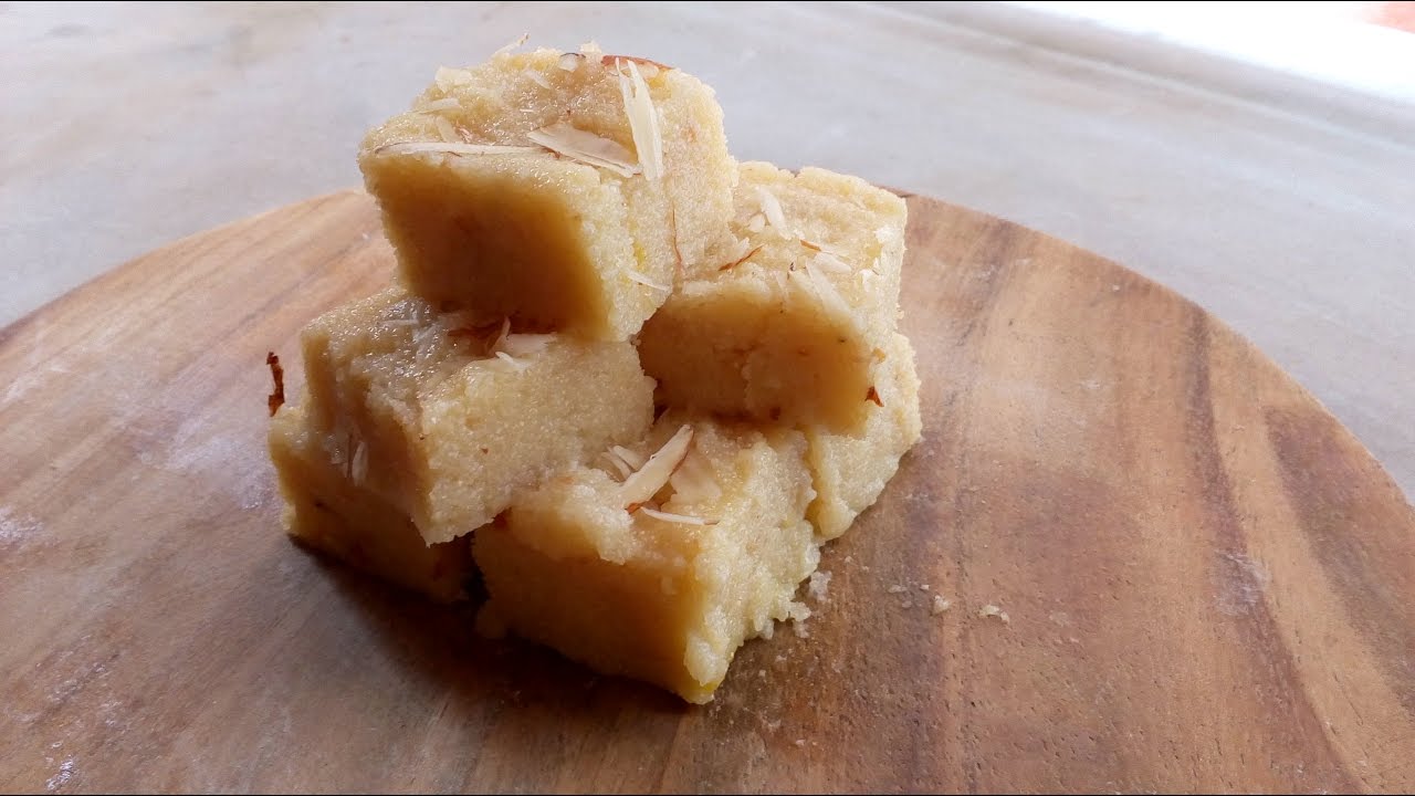 KESARI SOOJI BARFI | Sooji Barfi | Sooji Halwa | Sweet Rava Barfi - YouTube