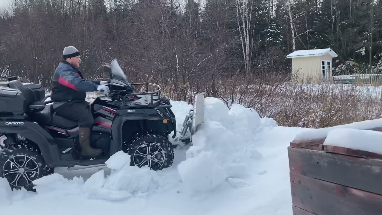 CF Moto 800 XC Plowing snow, Click n Go Plow - YouTube