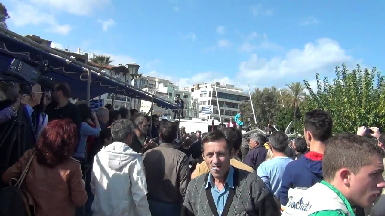 ΗΡΑΚΛΕΙΟ ΚΡΗΤΗΣ ΠΑΡΕΛΑΣΗ ΧΩΡΙΣ ΠΟΛΙΤΙΚΟΥΣ - YouTube