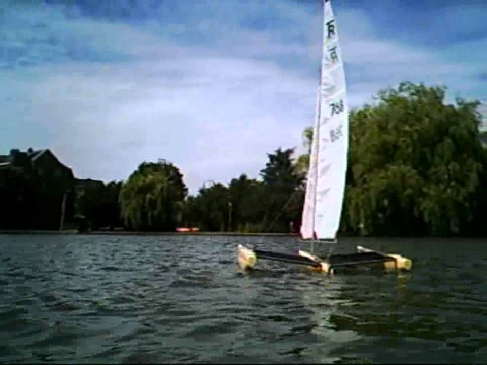RC Sailboat Robbe trimaran in Wemmel - YouTube
