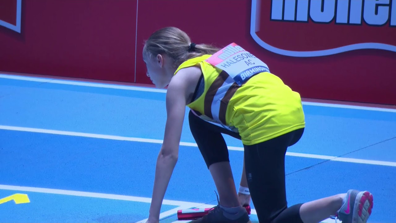 Club:Connect - Girls U13 - 4 x 200m Relay - YouTube