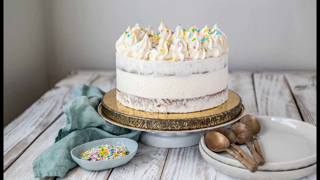 TOP 10 MOST POPULAR BIRTHDAY CAKE FLAVOURS - YouTube