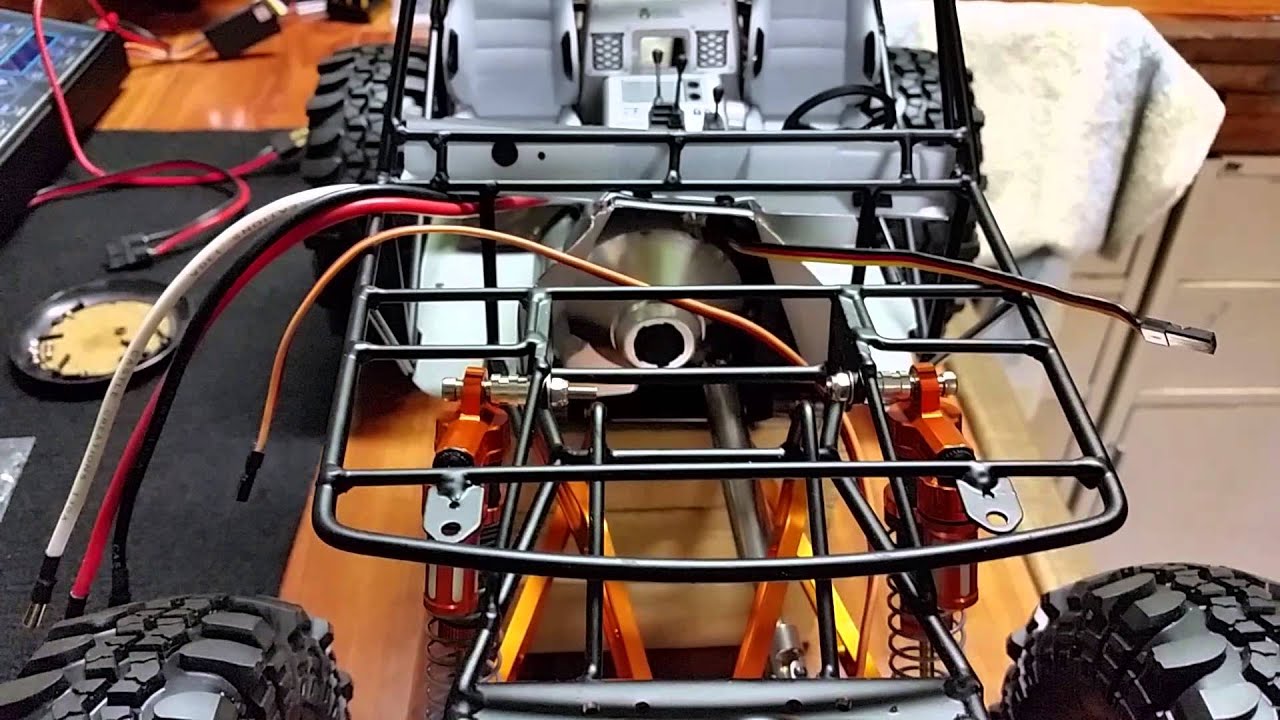 Axial Wraith build part 5 - YouTube