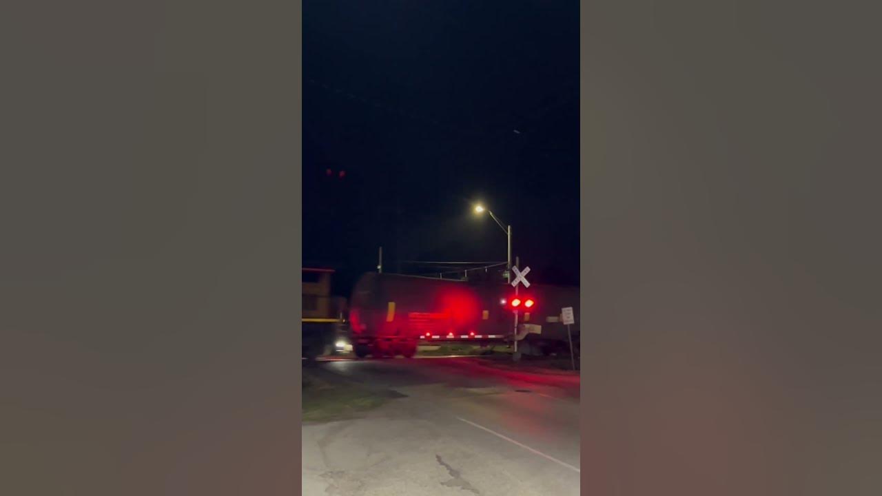 UP 5895 Lead Manifest Train #unionpacific - YouTube