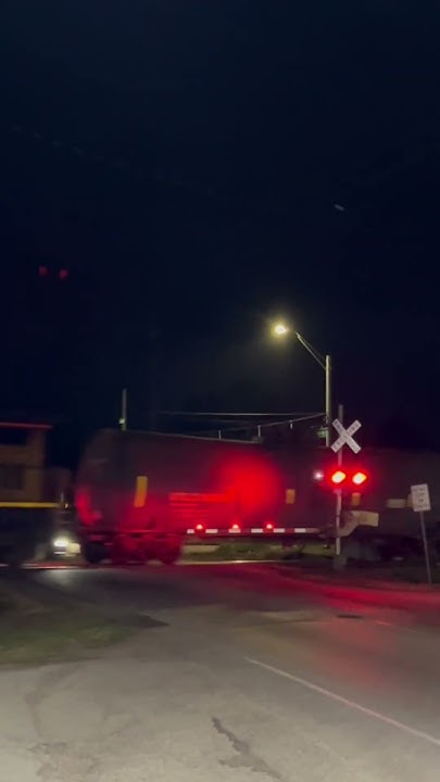 UP 5895 Lead Manifest Train #unionpacific - YouTube