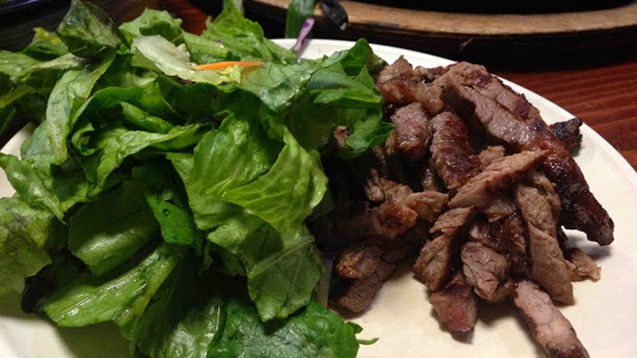 Receta de rib eye con ensalada de radicchio, pera y queso roquefort ...