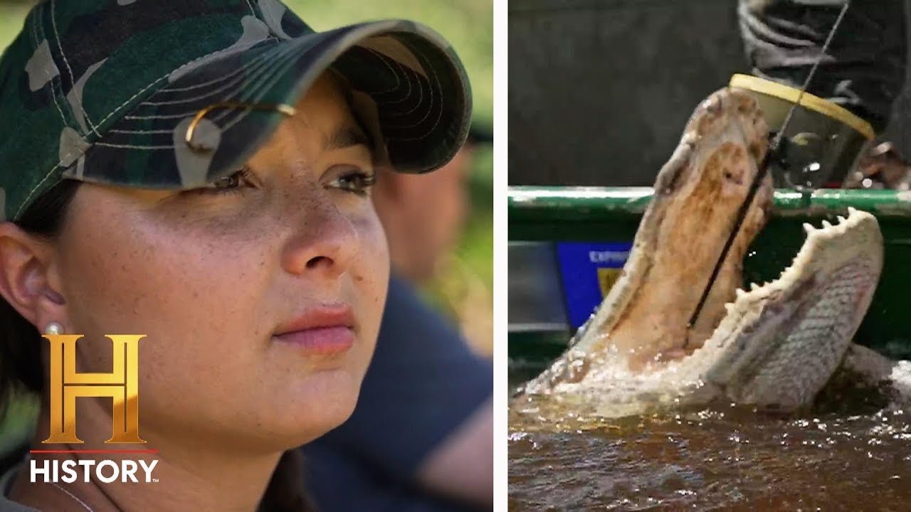 Kids Swim in ALLIGATOR-Infested Water Hole | Swamp People: Serpent ...