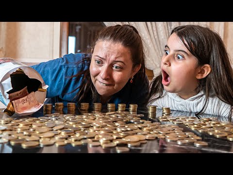 KUMBARAMIZI PATLATTIK! (İÇİNDEN ÇOK BOZUK PARA ÇIKTI!)