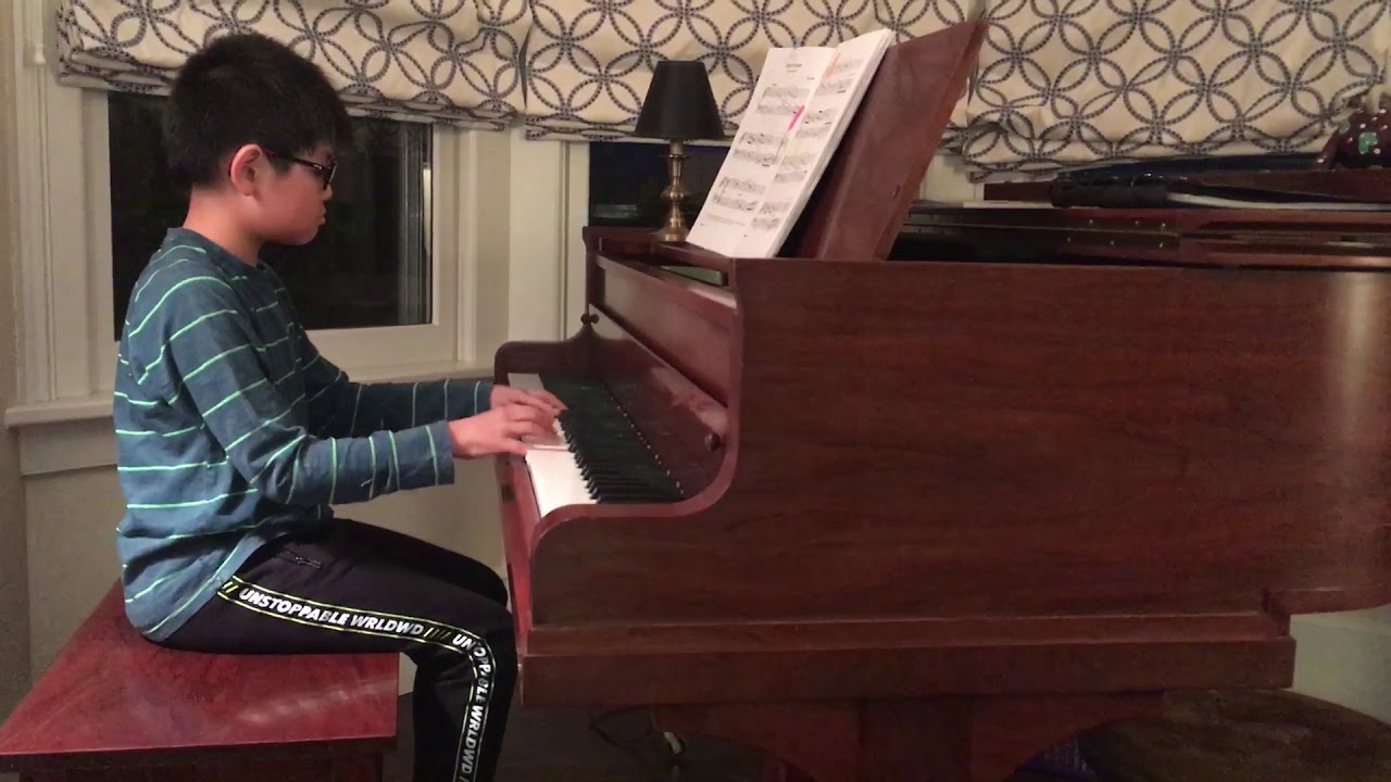 Spencer Yang playing Minuet in G by Bach - YouTube