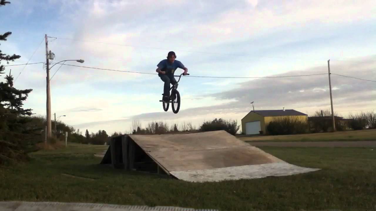 Bmx ramp edit - YouTube